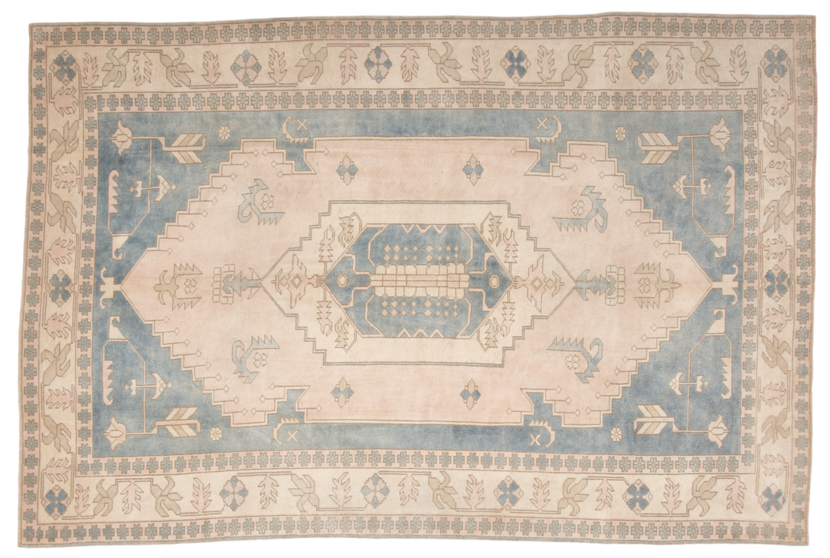 7' x 10'7 – Tradition Rugs